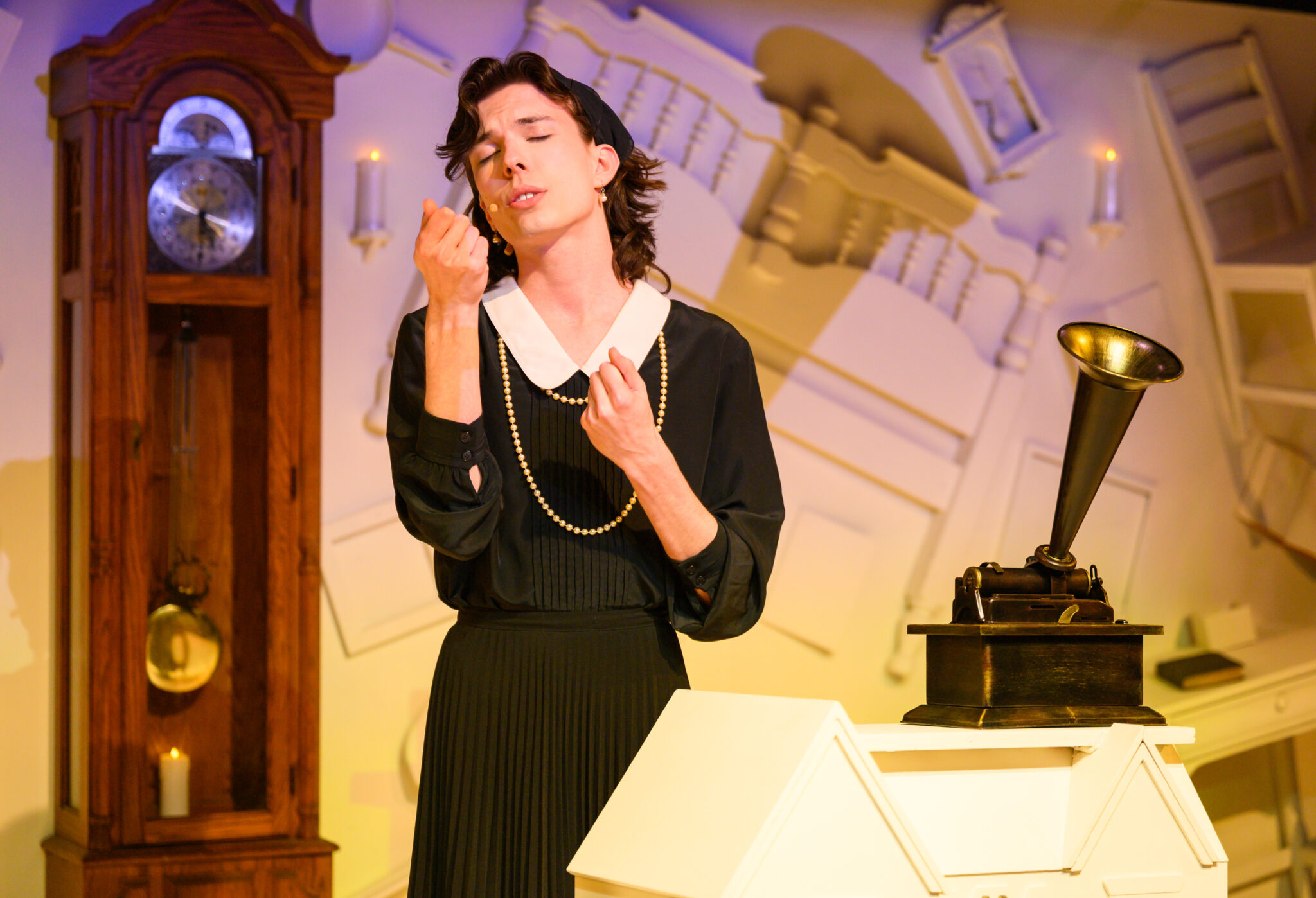 "I Am My Own Wife" Fascinates - Front Row Review